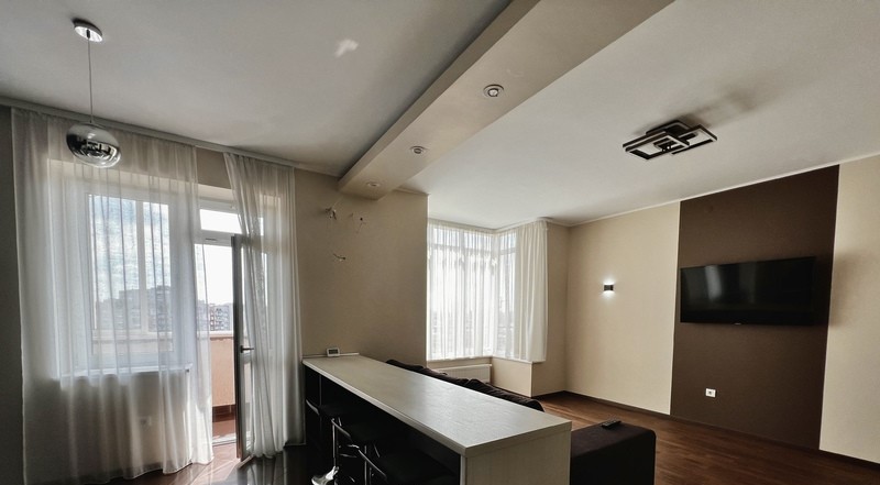 3-к. квартира з і/о та кондиціонером за вул. Леоніда Перфецького ...