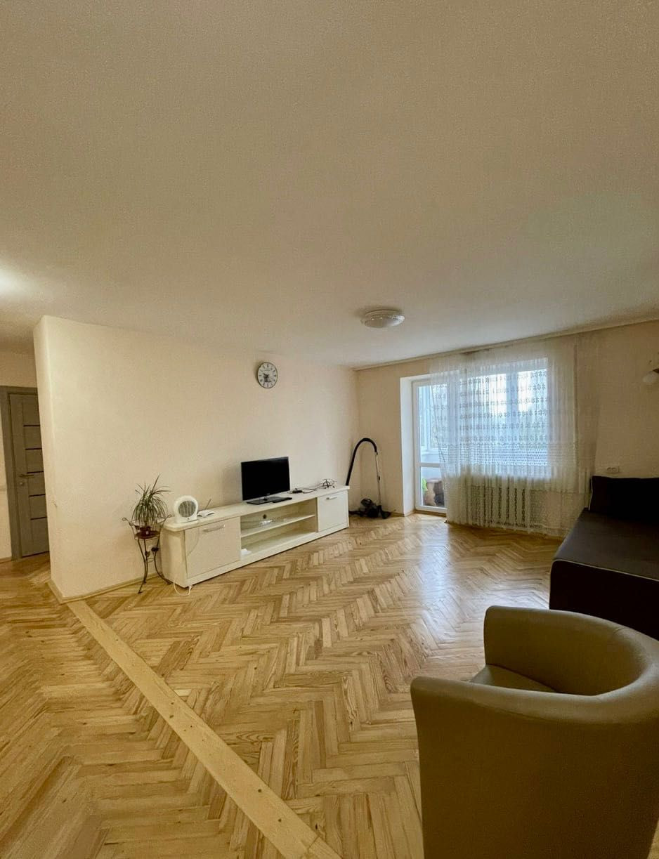 4 к квартира з лоджією та гардеробом за вул Патона Оренда квартир Львів